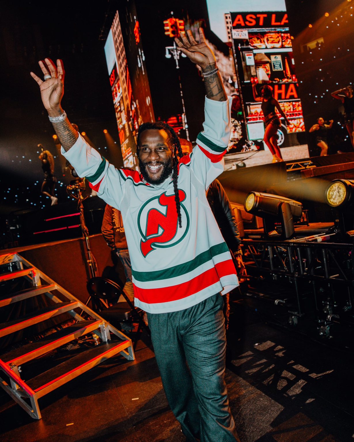 Burna Boy Gifts $100K to Less Privileged Via VDM - The Port City News